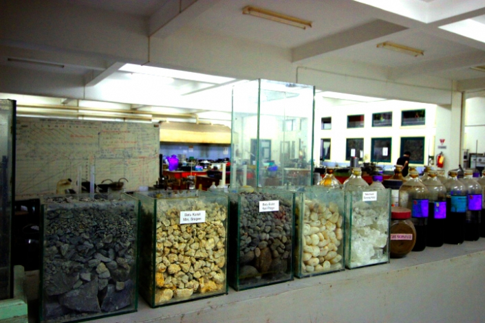 Laboratorium - Teknik Sipil Universitas Islam Indonesia